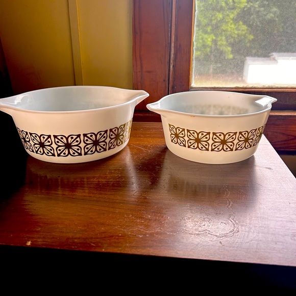 Pyrex | Kitchen | Pyrex Verde Flower Set Of 2 | Poshmark